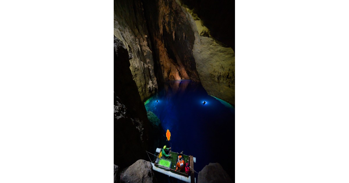 Drone Autonomous Underwater Cave